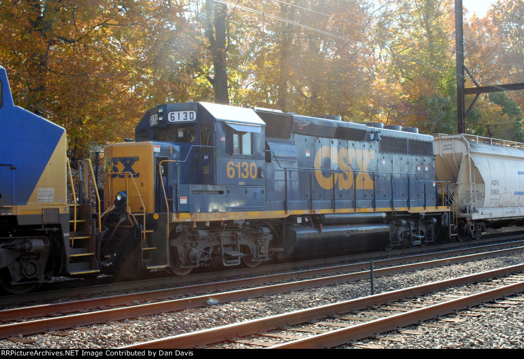CSX GP40-2 6130 on Q418-08